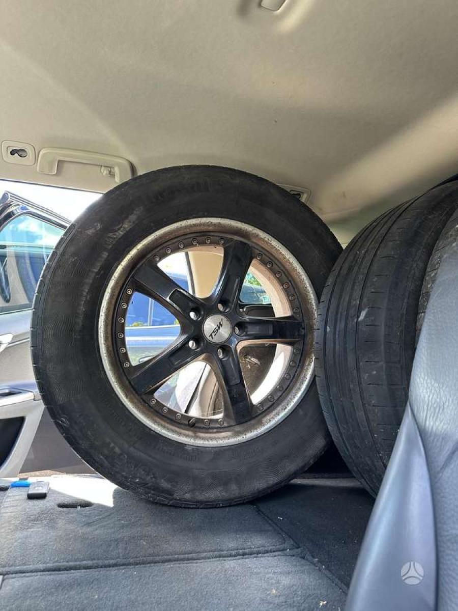 Melns Volvo XC60 2010 Šauļi, ar dzinēja tilpumu 2.40 L un nobraukumu 349 tūkst. km par 5650 €, foto 29 vietnē AUTOMOTO.COM.LV