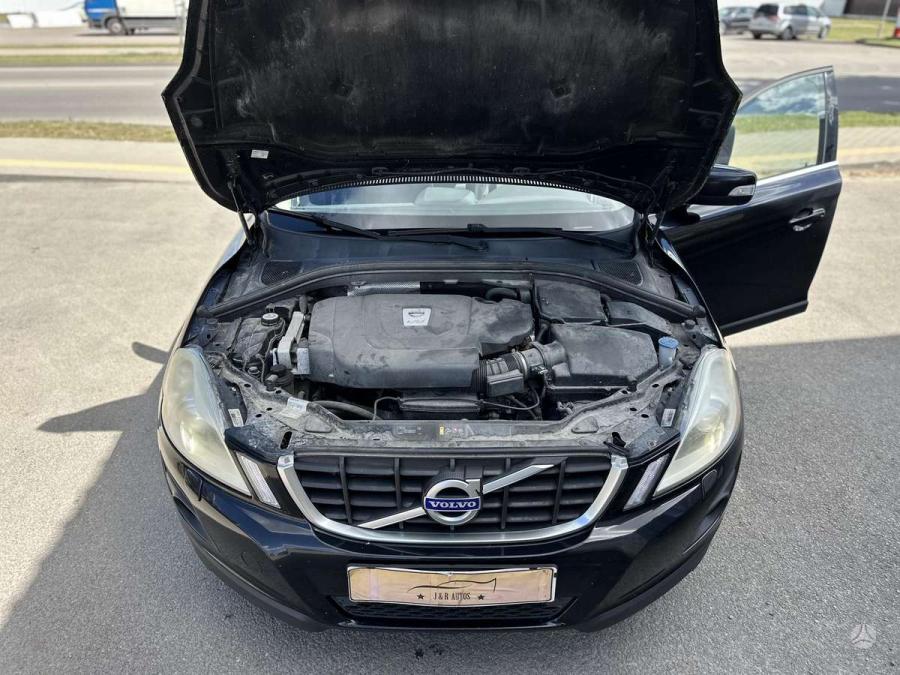 Melns Volvo XC60 2010 Šauļi, ar dzinēja tilpumu 2.40 L un nobraukumu 349 tūkst. km par 5650 €, foto 30 vietnē AUTOMOTO.COM.LV