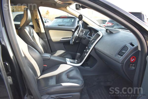 Black Volvo XC60 2010 in Kuldiga, with an engine capacity of 2.40 L and mileage of 0 thousand km for 6990 €, photo 5 on AUTOMOTO.COM.LV