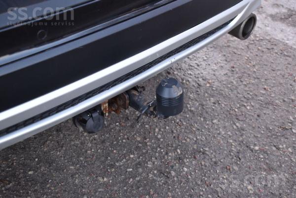 Black Volvo XC60 2010 in Kuldiga, with an engine capacity of 2.40 L and mileage of 0 thousand km for 6990 €, photo 9 on AUTOMOTO.COM.LV