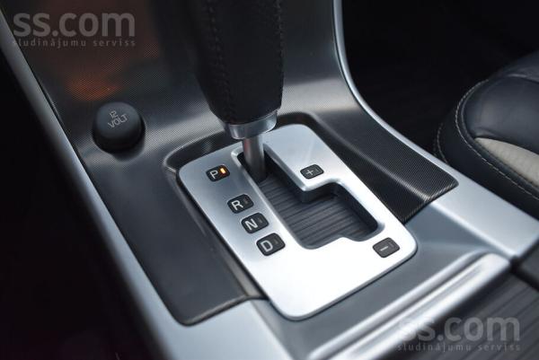 Black Volvo XC60 2010 in Kuldiga, with an engine capacity of 2.40 L and mileage of 0 thousand km for 6990 €, photo 10 on AUTOMOTO.COM.LV