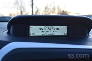Black Volvo XC60 2010 in Kuldiga, with an engine capacity of 2.40 L and mileage of 0 thousand km for 6990 €, photo 13 on AUTOMOTO.COM.LV