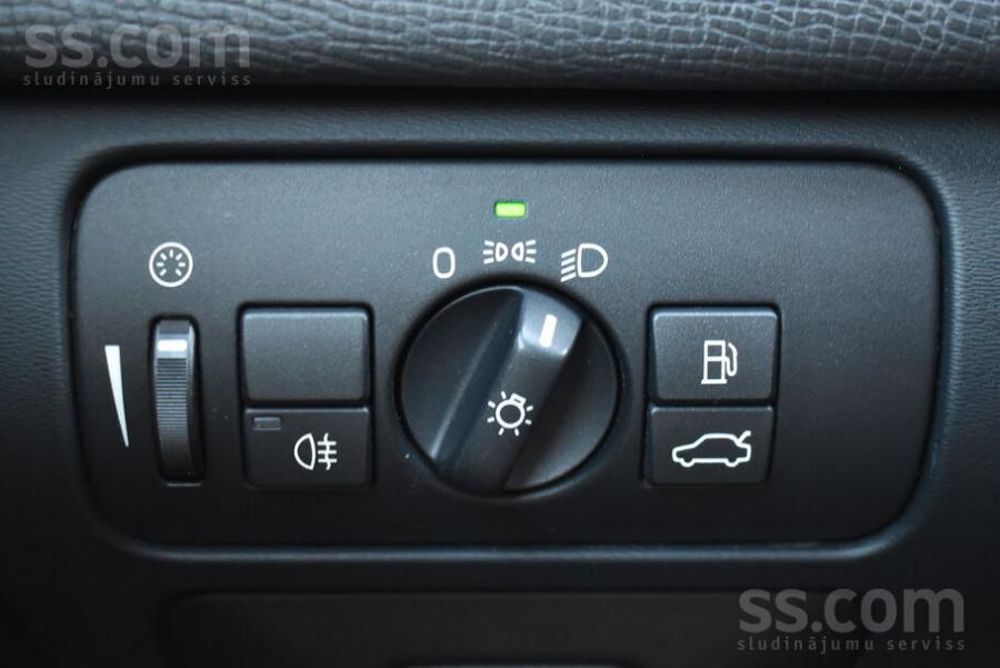 Black Volvo XC60 2010 in Kuldiga, with an engine capacity of 2.40 L and mileage of 0 thousand km for 6990 €, photo 19 on AUTOMOTO.COM.LV