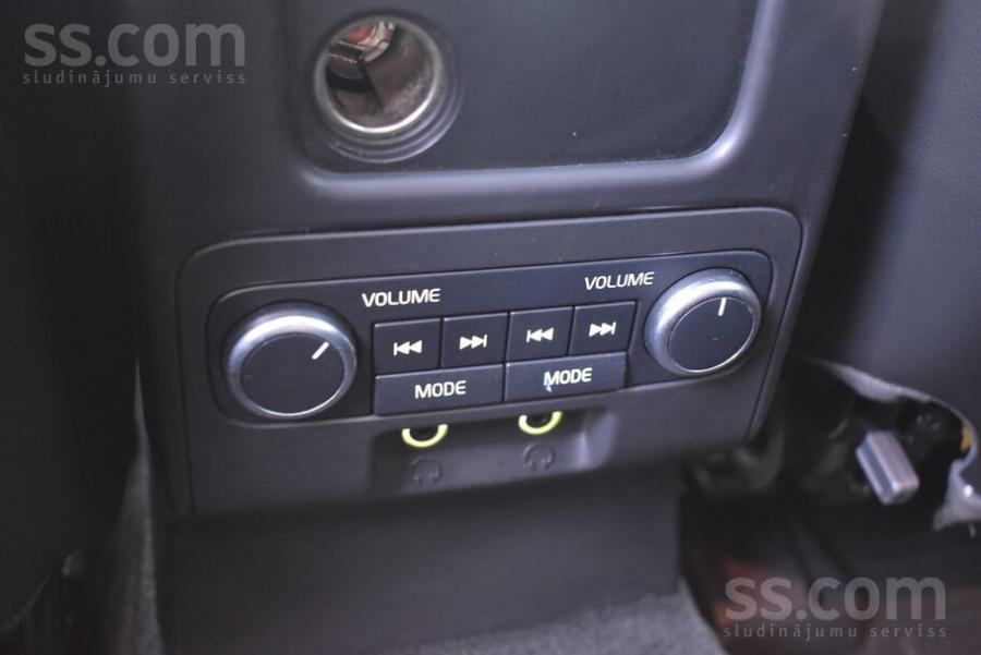 Black Volvo XC60 2010 in Kuldiga, with an engine capacity of 2.40 L and mileage of 0 thousand km for 6990 €, photo 25 on AUTOMOTO.COM.LV