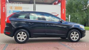 Melns Volvo XC60 2010 Jelgava, ar dzinēja tilpumu 2.00 L un nobraukumu 319 tūkst. km par 6450 €, foto 4 vietnē AUTOMOTO.COM.LV