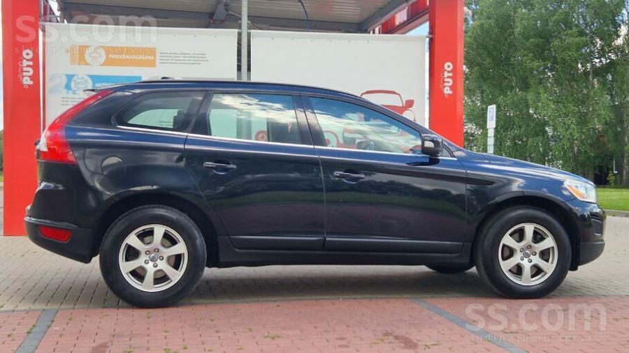 Melns Volvo XC60 2010 Jelgava, ar dzinēja tilpumu 2.00 L un nobraukumu 319 tūkst. km par 6450 €, foto 4 vietnē AUTOMOTO.COM.LV