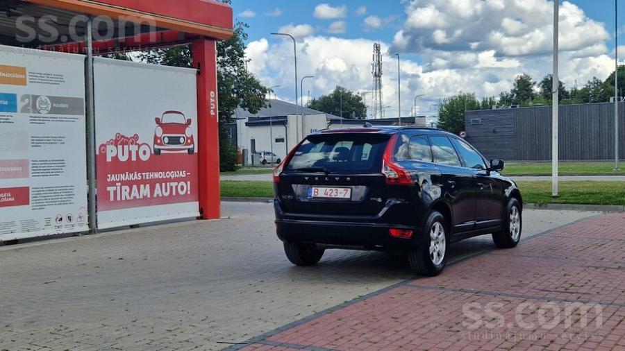 Melns Volvo XC60 2010 Jelgava, ar dzinēja tilpumu 2.00 L un nobraukumu 319 tūkst. km par 6450 €, foto 7 vietnē AUTOMOTO.COM.LV