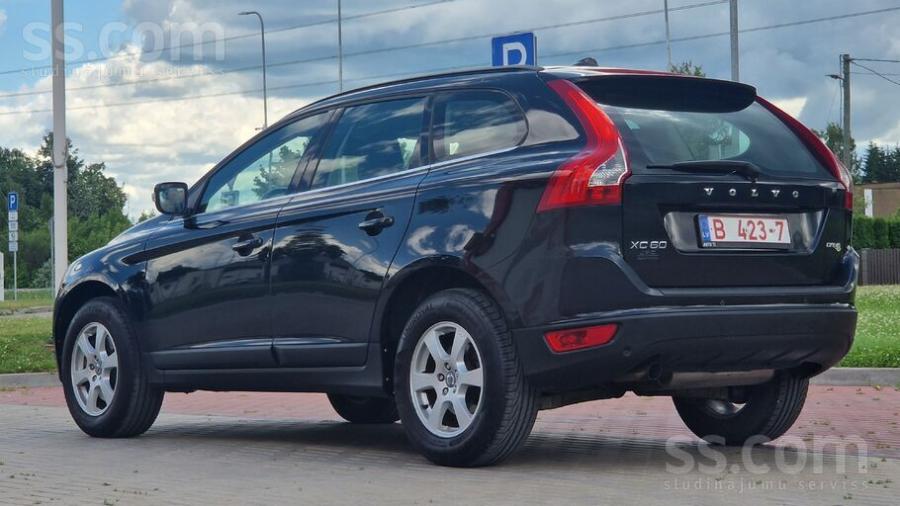 Melns Volvo XC60 2010 Jelgava, ar dzinēja tilpumu 2.00 L un nobraukumu 319 tūkst. km par 6450 €, foto 10 vietnē AUTOMOTO.COM.LV
