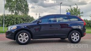 Melns Volvo XC60 2010 Jelgava, ar dzinēja tilpumu 2.00 L un nobraukumu 319 tūkst. km par 6450 €, foto 12 vietnē AUTOMOTO.COM.LV