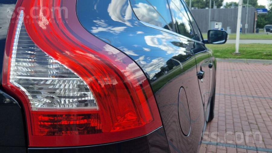 Melns Volvo XC60 2010 Jelgava, ar dzinēja tilpumu 2.00 L un nobraukumu 319 tūkst. km par 6450 €, foto 18 vietnē AUTOMOTO.COM.LV