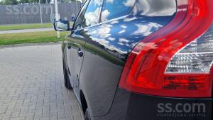 Melns Volvo XC60 2010 Jelgava, ar dzinēja tilpumu 2.00 L un nobraukumu 319 tūkst. km par 6450 €, foto 19 vietnē AUTOMOTO.COM.LV