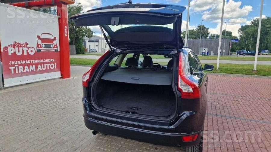 Melns Volvo XC60 2010 Jelgava, ar dzinēja tilpumu 2.00 L un nobraukumu 319 tūkst. km par 6450 €, foto 20 vietnē AUTOMOTO.COM.LV