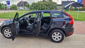 Melns Volvo XC60 2010 Jelgava, ar dzinēja tilpumu 2.00 L un nobraukumu 319 tūkst. km par 6450 €, foto 25 vietnē AUTOMOTO.COM.LV
