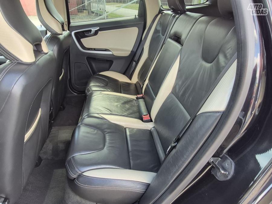 Melns Volvo XC60 2010 Viļņa, ar dzinēja tilpumu 2.40 L un nobraukumu 260 tūkst. km par 7950 €, foto 10 vietnē AUTOMOTO.COM.LV