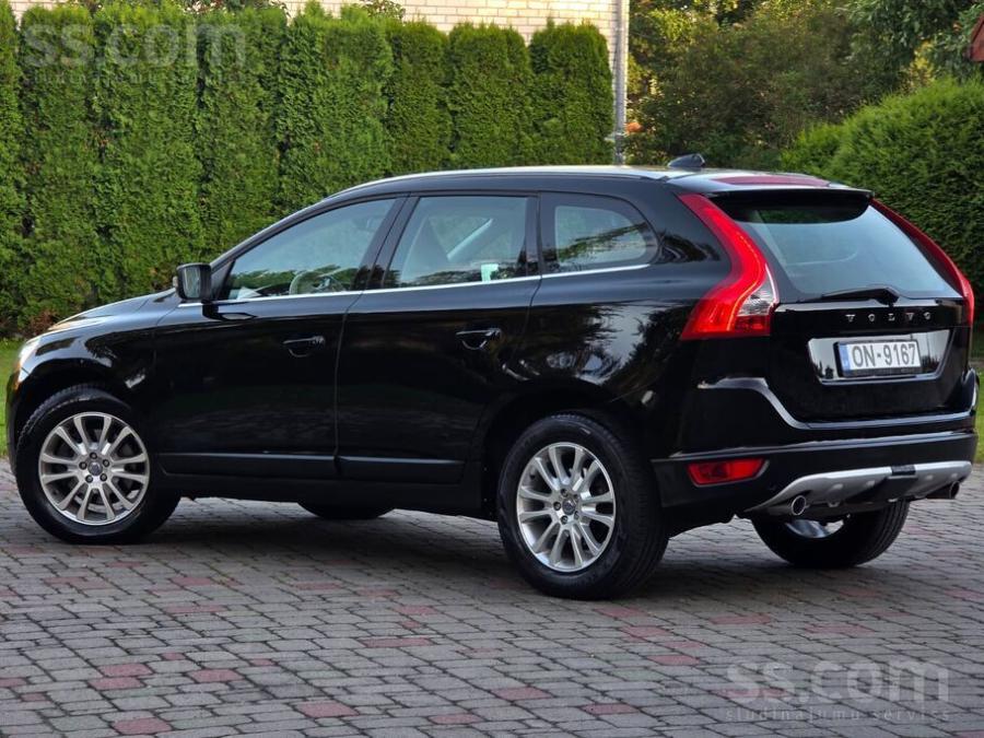 Melns Volvo XC60 2010 Rīga, ar dzinēja tilpumu 2.40 L un nobraukumu 358 tūkst. km par 7950 €, foto 4 vietnē AUTOMOTO.COM.LV