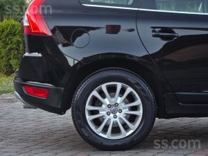 Melns Volvo XC60 2010 Rīga, ar dzinēja tilpumu 2.40 L un nobraukumu 358 tūkst. km par 7950 €, foto 12 vietnē AUTOMOTO.COM.LV