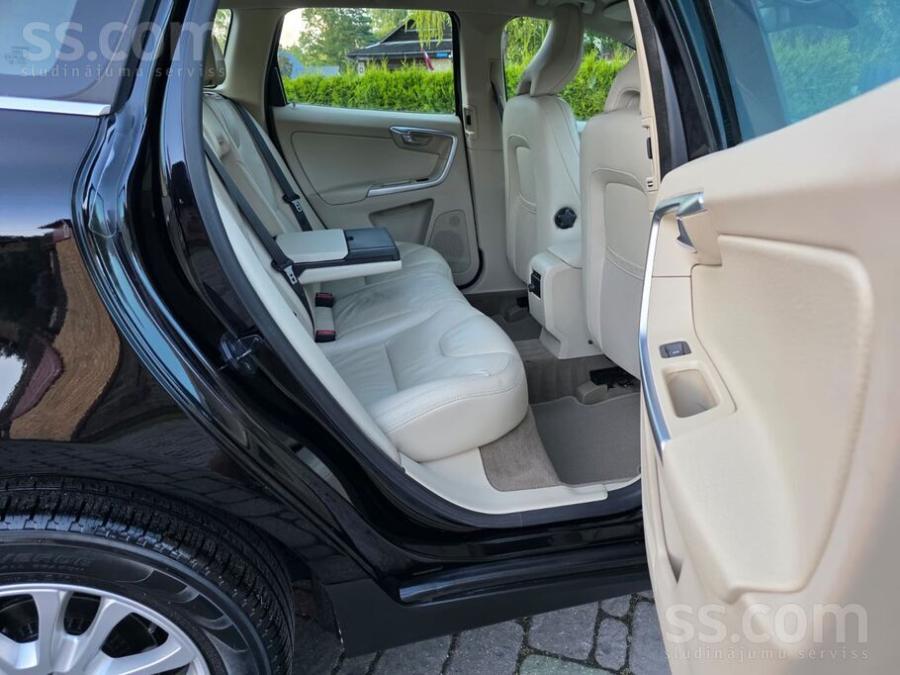 Melns Volvo XC60 2010 Rīga, ar dzinēja tilpumu 2.40 L un nobraukumu 358 tūkst. km par 7950 €, foto 18 vietnē AUTOMOTO.COM.LV