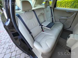 Melns Volvo XC60 2010 Rīga, ar dzinēja tilpumu 2.40 L un nobraukumu 358 tūkst. km par 7950 €, foto 19 vietnē AUTOMOTO.COM.LV