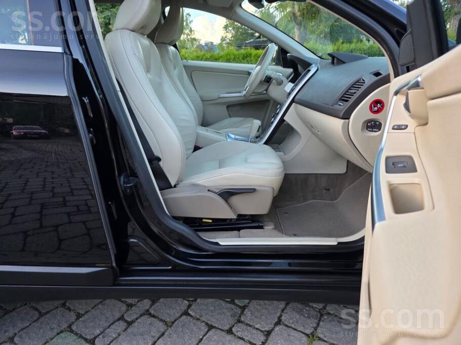 Melns Volvo XC60 2010 Rīga, ar dzinēja tilpumu 2.40 L un nobraukumu 358 tūkst. km par 7950 €, foto 22 vietnē AUTOMOTO.COM.LV