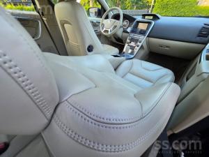 Melns Volvo XC60 2010 Rīga, ar dzinēja tilpumu 2.40 L un nobraukumu 358 tūkst. km par 7950 €, foto 24 vietnē AUTOMOTO.COM.LV