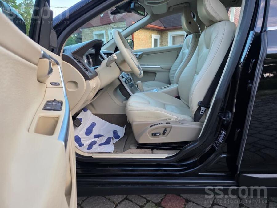 Melns Volvo XC60 2010 Rīga, ar dzinēja tilpumu 2.40 L un nobraukumu 358 tūkst. km par 7950 €, foto 26 vietnē AUTOMOTO.COM.LV
