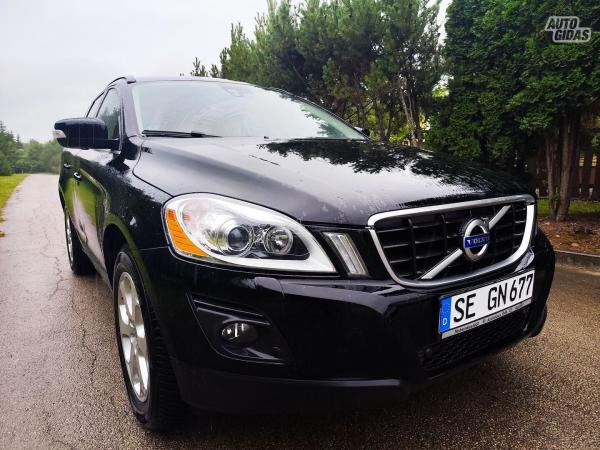 Black Volvo XC60 2010 in Mazeikiai, with an engine capacity of 2.40 L and mileage of 262 thousand km for 7600 €, photo 2 on AUTOMOTO.COM.LV