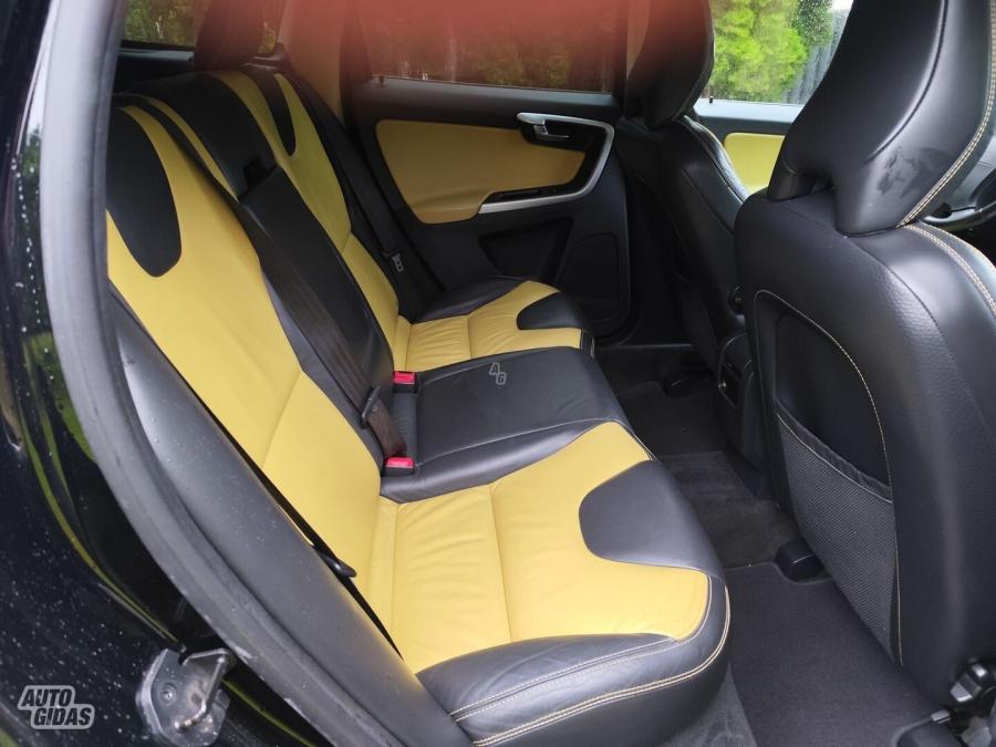 Melns Volvo XC60 2010 Mažeikiai, ar dzinēja tilpumu 2.40 L un nobraukumu 262 tūkst. km par 7600 €, foto 17 vietnē AUTOMOTO.COM.LV
