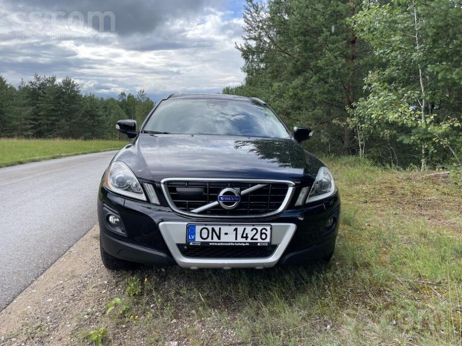Melns Volvo XC60 2010 Daugavpils, ar dzinēja tilpumu 2.40 L un nobraukumu 310 tūkst. km par 8800 €, foto 3 vietnē AUTOMOTO.COM.LV