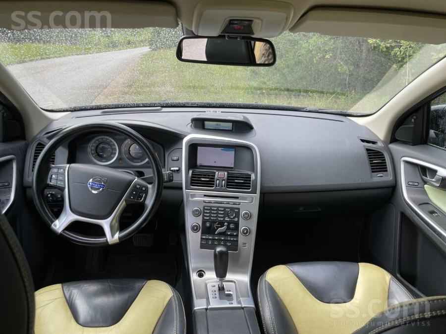 Melns Volvo XC60 2010 Daugavpils, ar dzinēja tilpumu 2.40 L un nobraukumu 310 tūkst. km par 8800 €, foto 9 vietnē AUTOMOTO.COM.LV