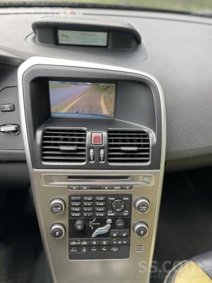 Melns Volvo XC60 2010 Daugavpils, ar dzinēja tilpumu 2.40 L un nobraukumu 310 tūkst. km par 8800 €, foto 10 vietnē AUTOMOTO.COM.LV