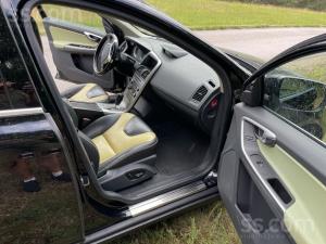 Melns Volvo XC60 2010 Daugavpils, ar dzinēja tilpumu 2.40 L un nobraukumu 310 tūkst. km par 8800 €, foto 11 vietnē AUTOMOTO.COM.LV