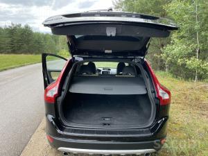 Melns Volvo XC60 2010 Daugavpils, ar dzinēja tilpumu 2.40 L un nobraukumu 310 tūkst. km par 8800 €, foto 13 vietnē AUTOMOTO.COM.LV