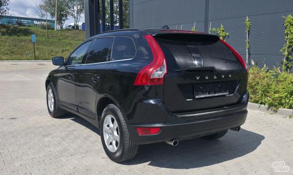 Черный Вольво ХС60 2010 в Вильнюс, объемом двигателя 2.40 л и пробегом 300 тыс. км за 4750 €, фото 4 на AUTOMOTO.COM.LV