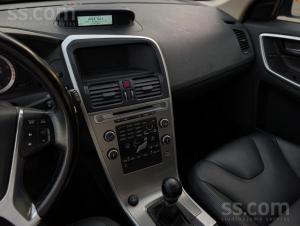 Black Volvo XC60 2010 in Jurmala, with an engine capacity of 2.00 L and mileage of 0 thousand km for 4950 €, photo 10 on AUTOMOTO.COM.LV