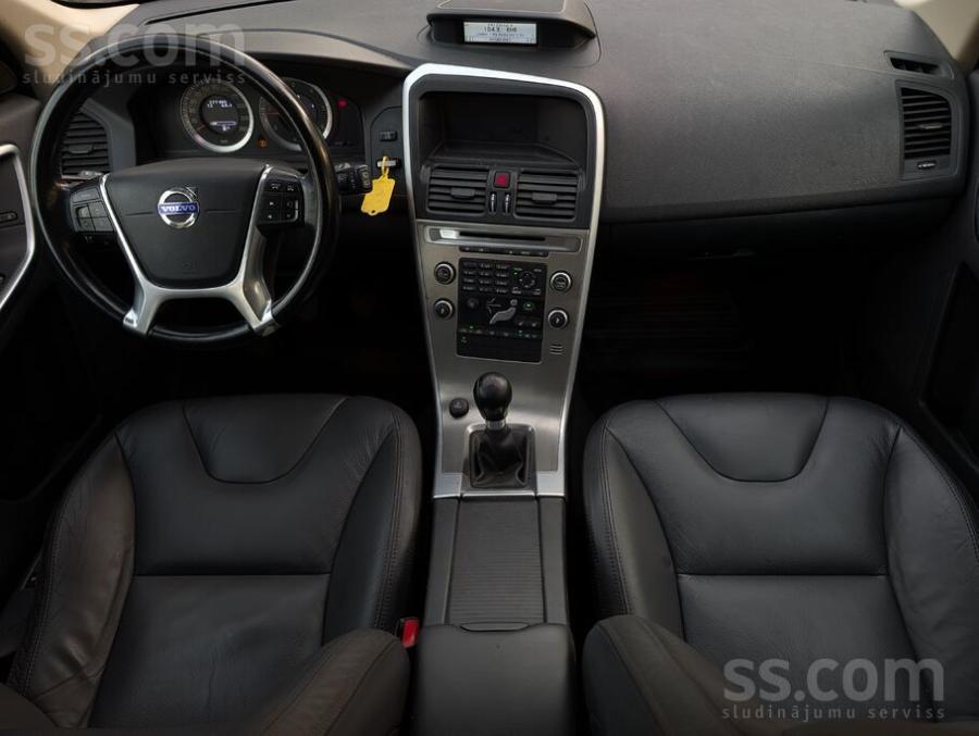 Black Volvo XC60 2010 in Jurmala, with an engine capacity of 2.00 L and mileage of 0 thousand km for 4950 €, photo 11 on AUTOMOTO.COM.LV