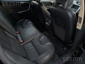 Black Volvo XC60 2010 in Jurmala, with an engine capacity of 2.00 L and mileage of 0 thousand km for 4950 €, photo 12 on AUTOMOTO.COM.LV