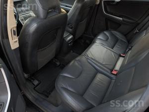 Black Volvo XC60 2010 in Jurmala, with an engine capacity of 2.00 L and mileage of 0 thousand km for 4950 €, photo 14 on AUTOMOTO.COM.LV
