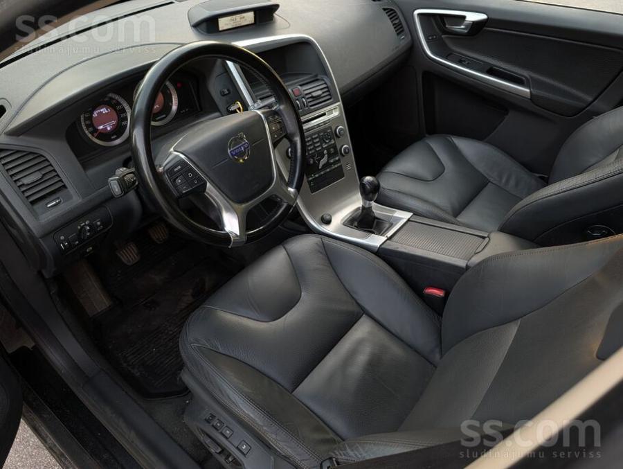 Black Volvo XC60 2010 in Jurmala, with an engine capacity of 2.00 L and mileage of 0 thousand km for 4950 €, photo 16 on AUTOMOTO.COM.LV