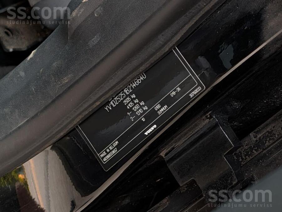 Black Volvo XC60 2010 in Jurmala, with an engine capacity of 2.00 L and mileage of 0 thousand km for 4950 €, photo 17 on AUTOMOTO.COM.LV