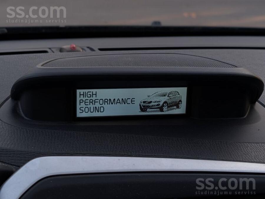 Black Volvo XC60 2010 in Jurmala, with an engine capacity of 2.00 L and mileage of 0 thousand km for 4950 €, photo 19 on AUTOMOTO.COM.LV