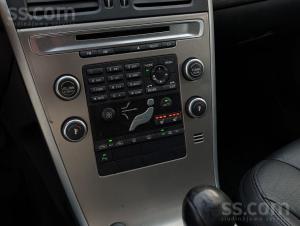 Black Volvo XC60 2010 in Jurmala, with an engine capacity of 2.00 L and mileage of 0 thousand km for 4950 €, photo 20 on AUTOMOTO.COM.LV
