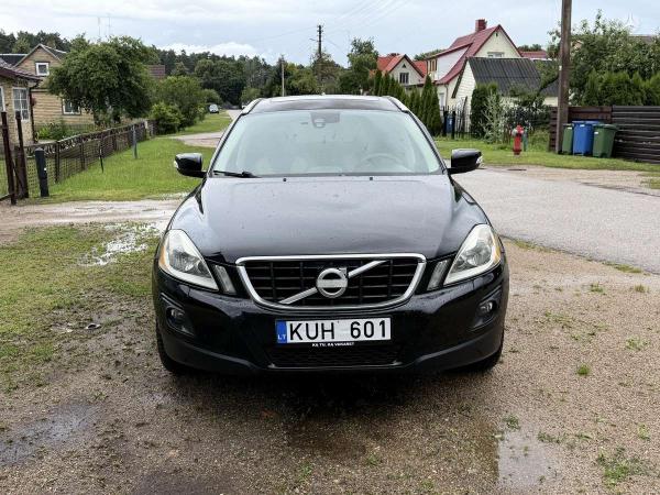 Black Volvo XC60 2010 in Ukmerge, with an engine capacity of 3.00 L and mileage of 210 thousand km for 4800 €, photo 3 on AUTOMOTO.COM.LV