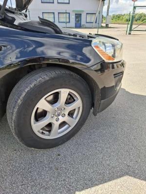 Melns Volvo XC60 2010 Panevēža, ar dzinēja tilpumu 2.40 L un nobraukumu 316 tūkst. km par 5900 €, foto 4 vietnē AUTOMOTO.COM.LV