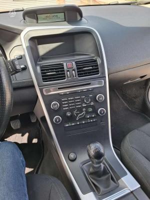 Melns Volvo XC60 2010 Panevēža, ar dzinēja tilpumu 2.40 L un nobraukumu 316 tūkst. km par 5900 €, foto 8 vietnē AUTOMOTO.COM.LV