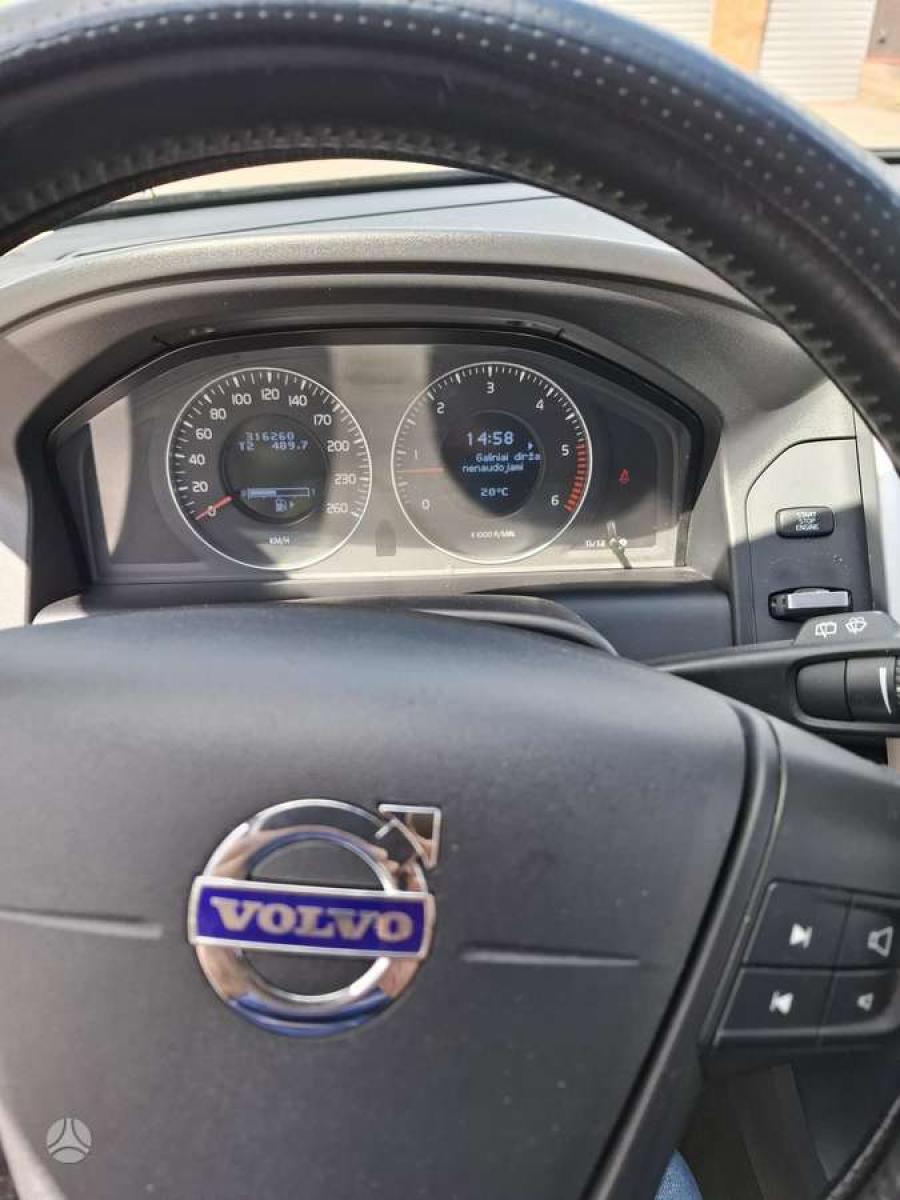 Melns Volvo XC60 2010 Panevēža, ar dzinēja tilpumu 2.40 L un nobraukumu 316 tūkst. km par 5900 €, foto 9 vietnē AUTOMOTO.COM.LV
