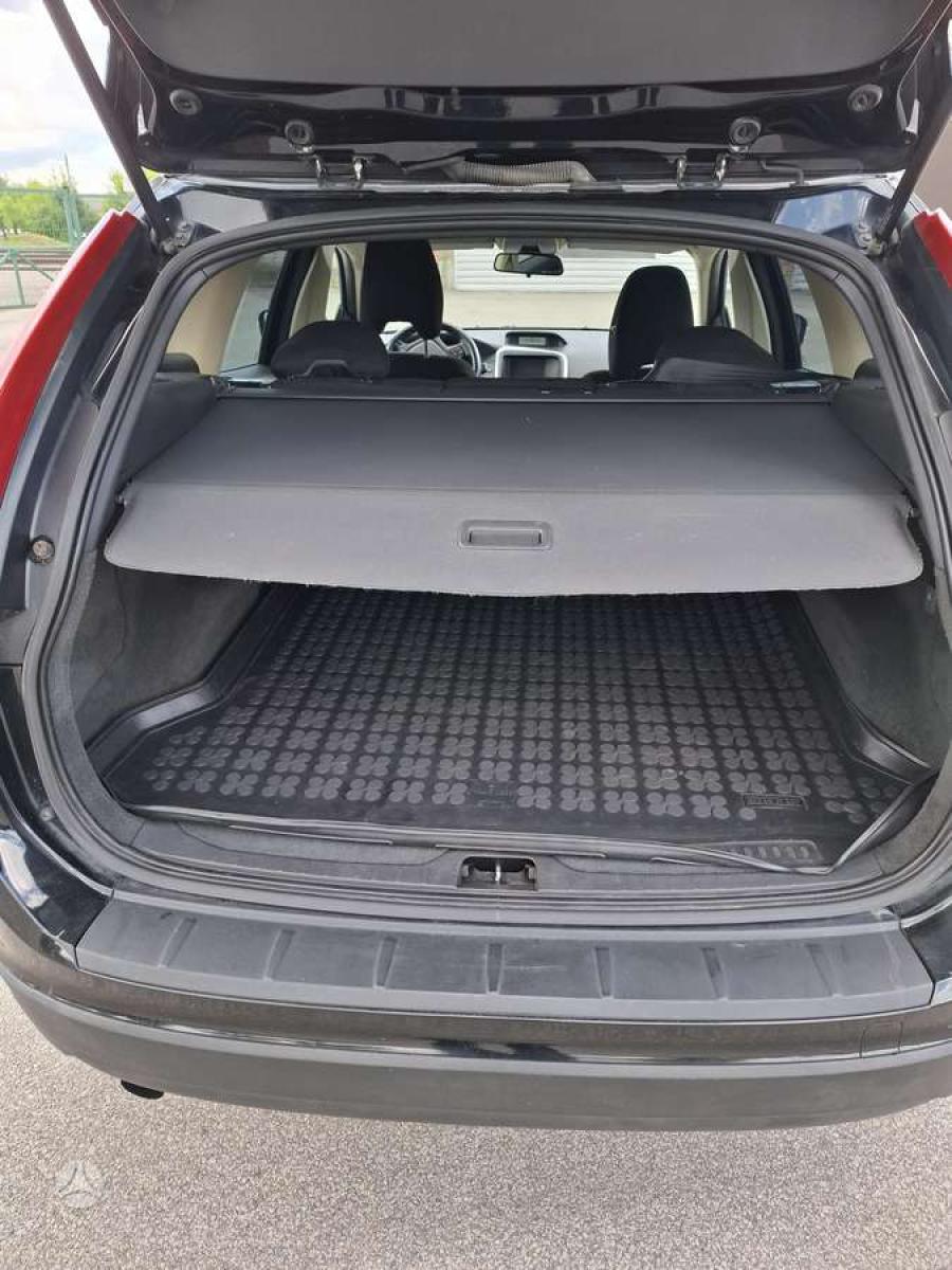 Melns Volvo XC60 2010 Panevēža, ar dzinēja tilpumu 2.40 L un nobraukumu 316 tūkst. km par 5900 €, foto 17 vietnē AUTOMOTO.COM.LV