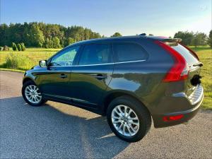 Black Volvo XC60 2010 in Elektrenai, with an engine capacity of 2.40 L and mileage of 400 thousand km for 6250 €, photo 4 on AUTOMOTO.COM.LV