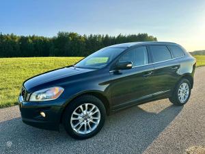 Black Volvo XC60 2010 in Elektrenai, with an engine capacity of 2.40 L and mileage of 400 thousand km for 6250 €, photo 5 on AUTOMOTO.COM.LV