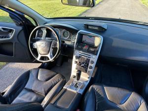 Black Volvo XC60 2010 in Elektrenai, with an engine capacity of 2.40 L and mileage of 400 thousand km for 6250 €, photo 15 on AUTOMOTO.COM.LV