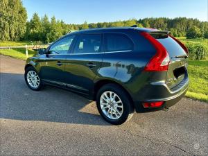 Black Volvo XC60 2010 in Elektrenai, with an engine capacity of 2.40 L and mileage of 400 thousand km for 6250 €, photo 17 on AUTOMOTO.COM.LV